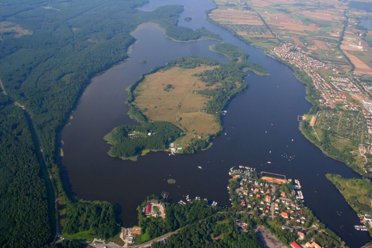 Jezioro Jeziorak: atrakcje, mapa, noclegi i plaże | Traveligo